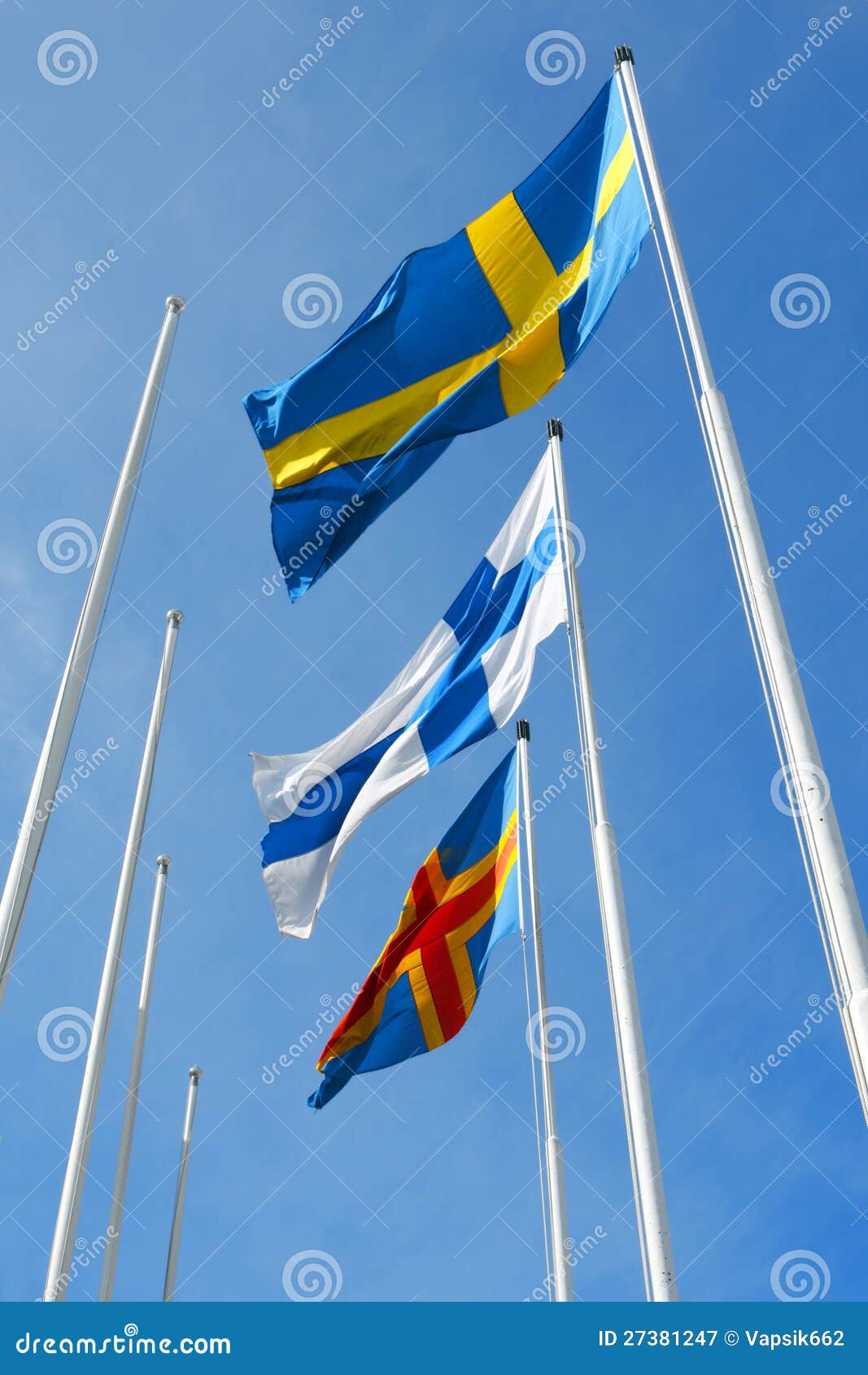 Tre nordiska flaggor fotografering för bildbyråer. Bild av nationellt ...