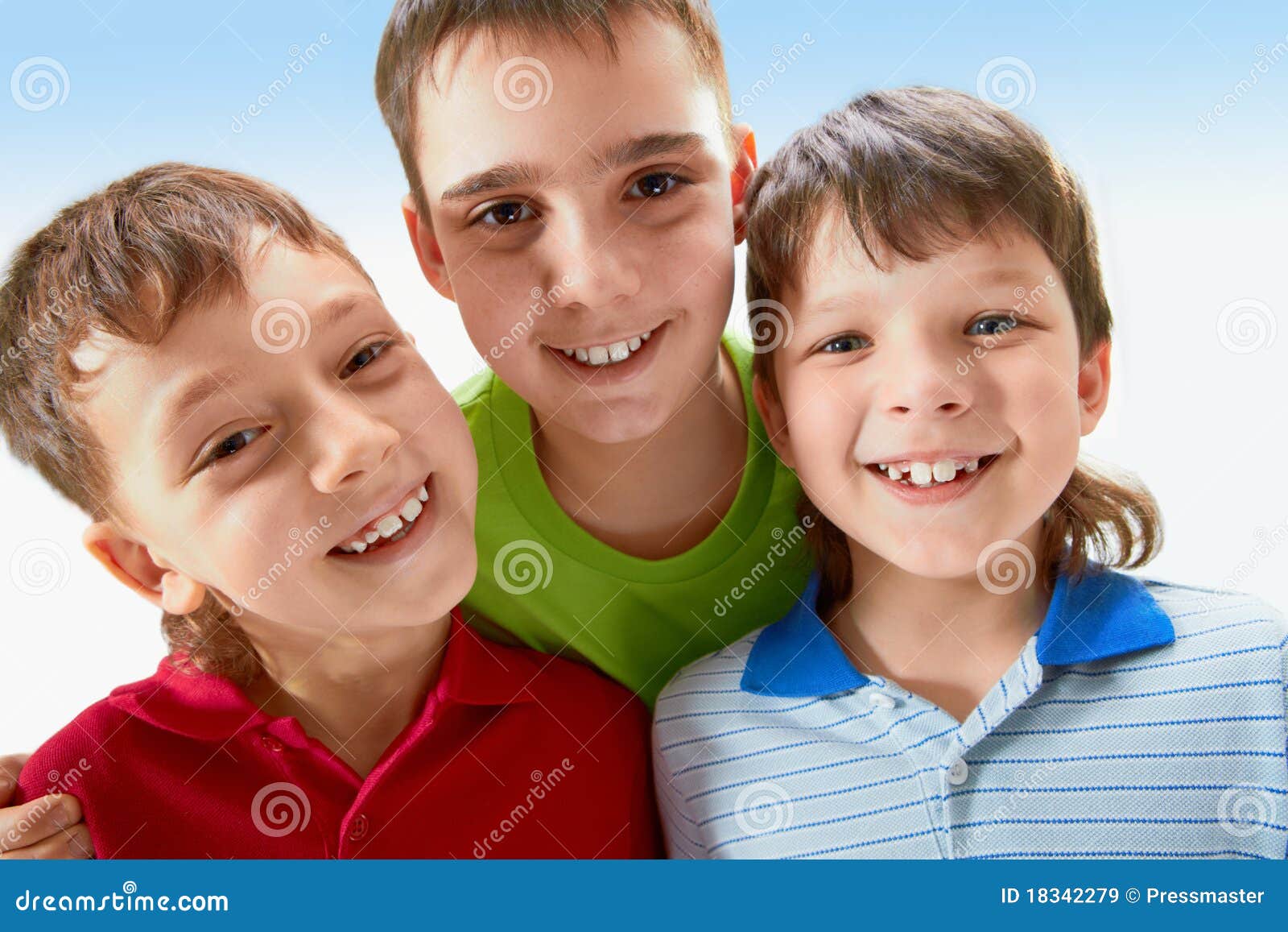 Tre ragazzi immagine stock. Immagine di persona, elementare - 18342279