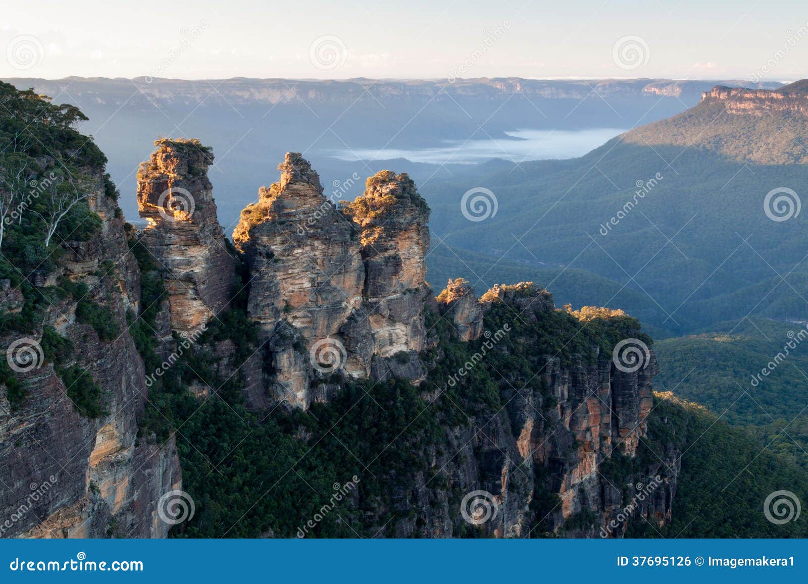 Tre sorelle montagne fotografia stock. Immagine di eredità - 37695126