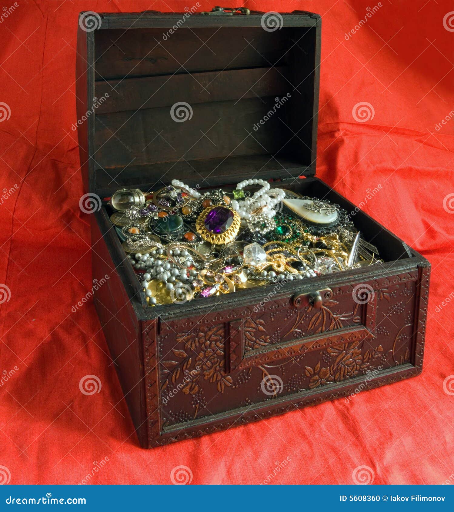 Treasure chest stock photo. Image of full, money, buried - 5608360