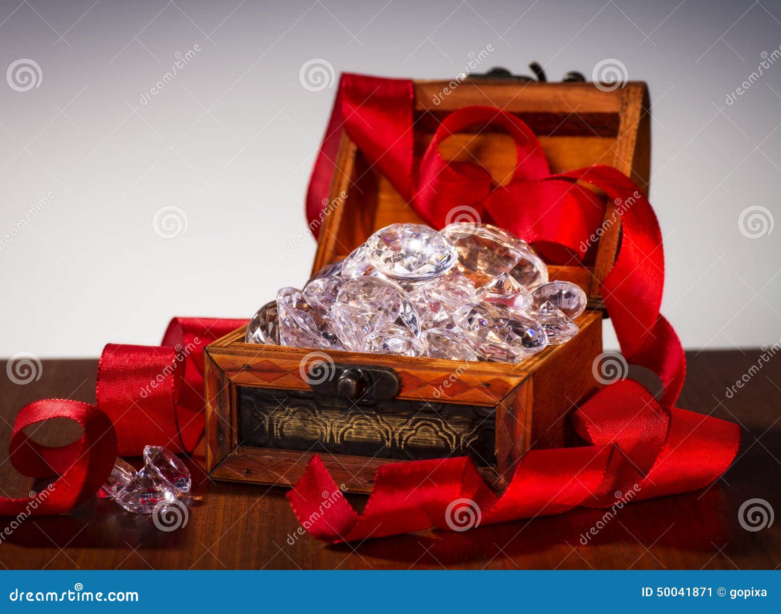 Treasure Chest with Diamonds Stock Image - Image of heritage, donation ...