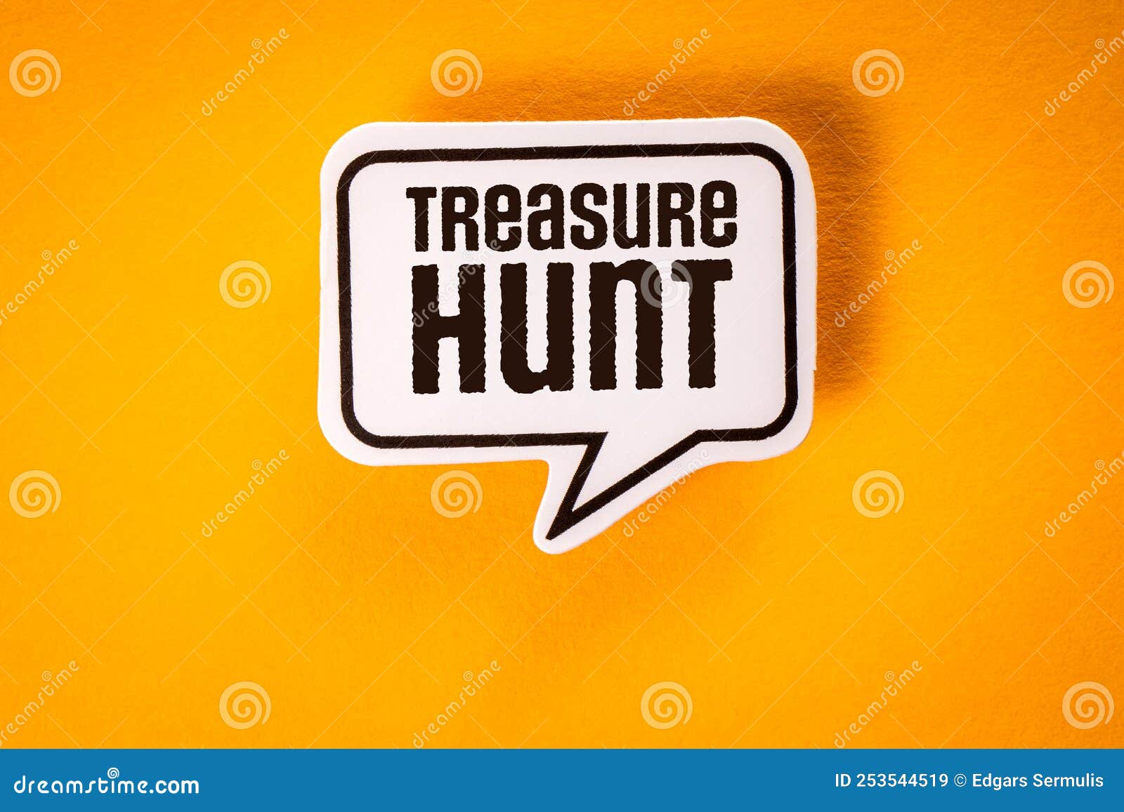 Treasure Hunt. Text on Speech Bubble Stock Image - Image of navigation ...