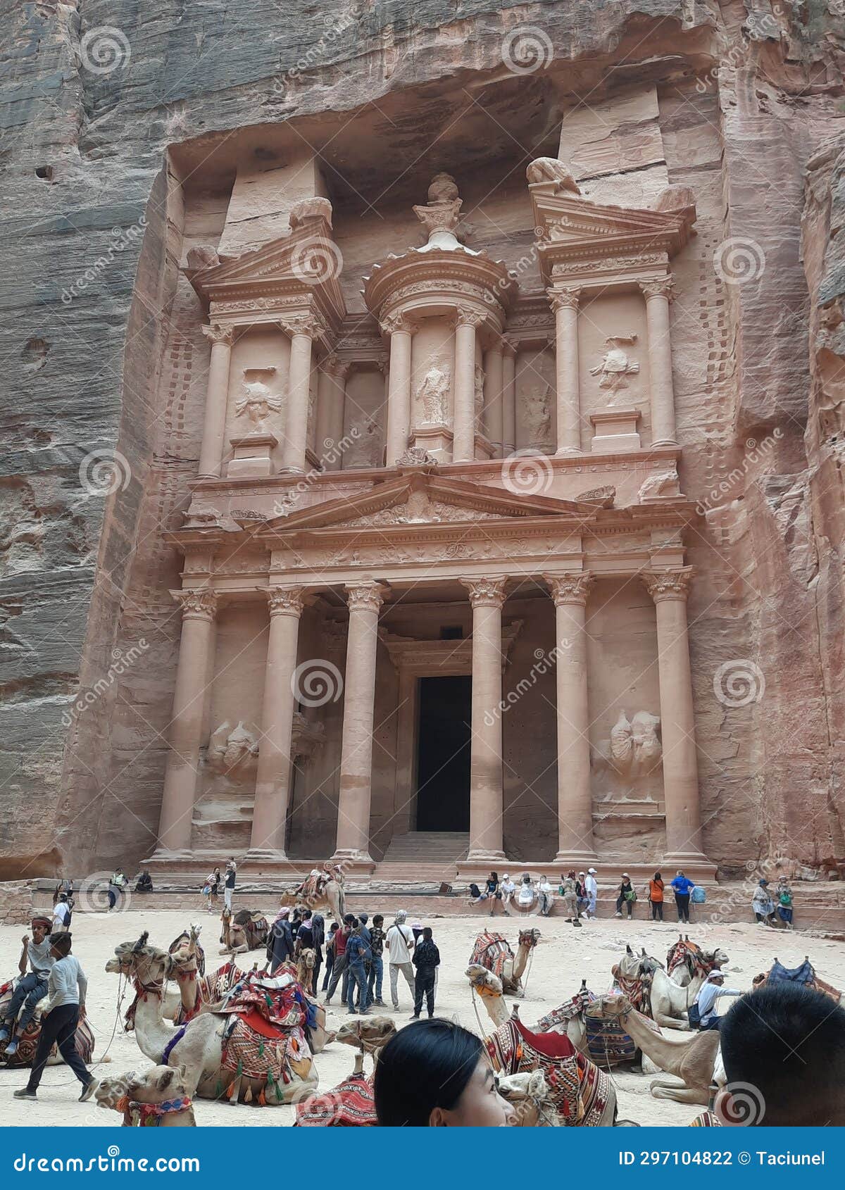 Treasure monument of Petra editorial photography. Image of monument ...