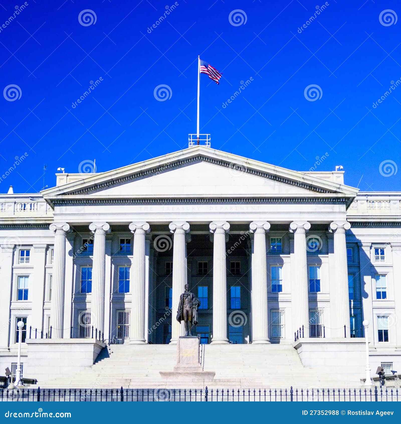 Treasury and Hamilton Statue, Washington DC Stock Photo - Image of ...
