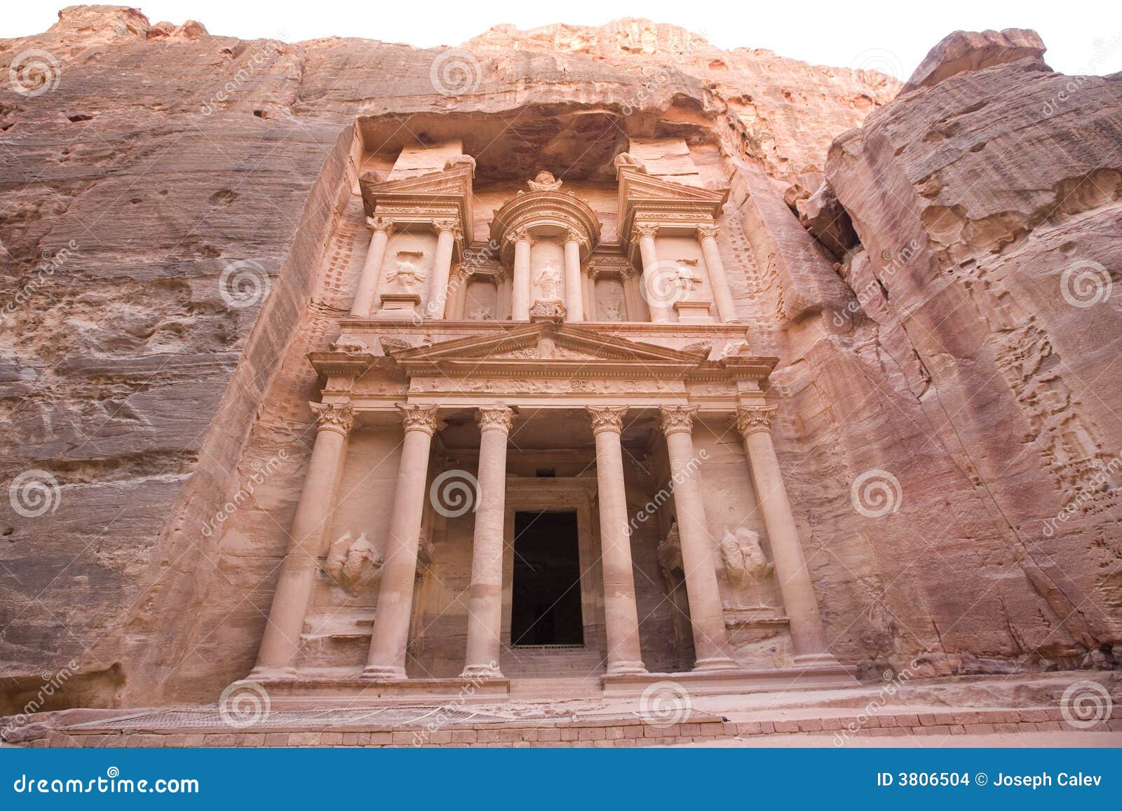 The Treasury at Petra Jordan Stock Photo - Image of rock, middle: 3806504