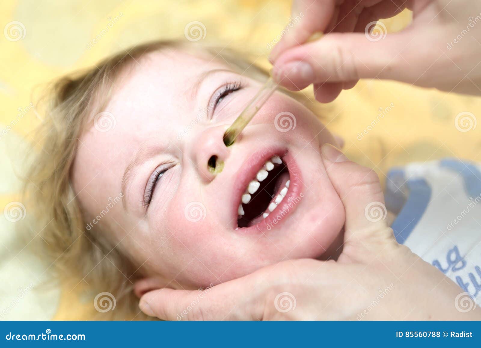 Treatment of the Common Cold of Child Stock Photo - Image of innocence ...