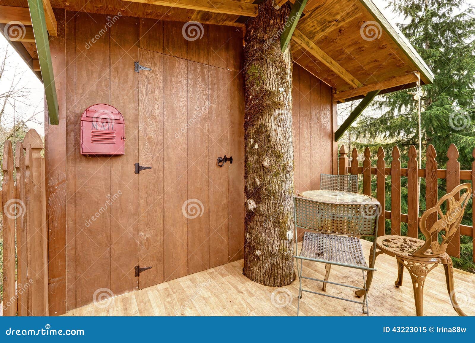 Tree House Deck with Entrance Door Stock Image - Image of walkout, yard ...