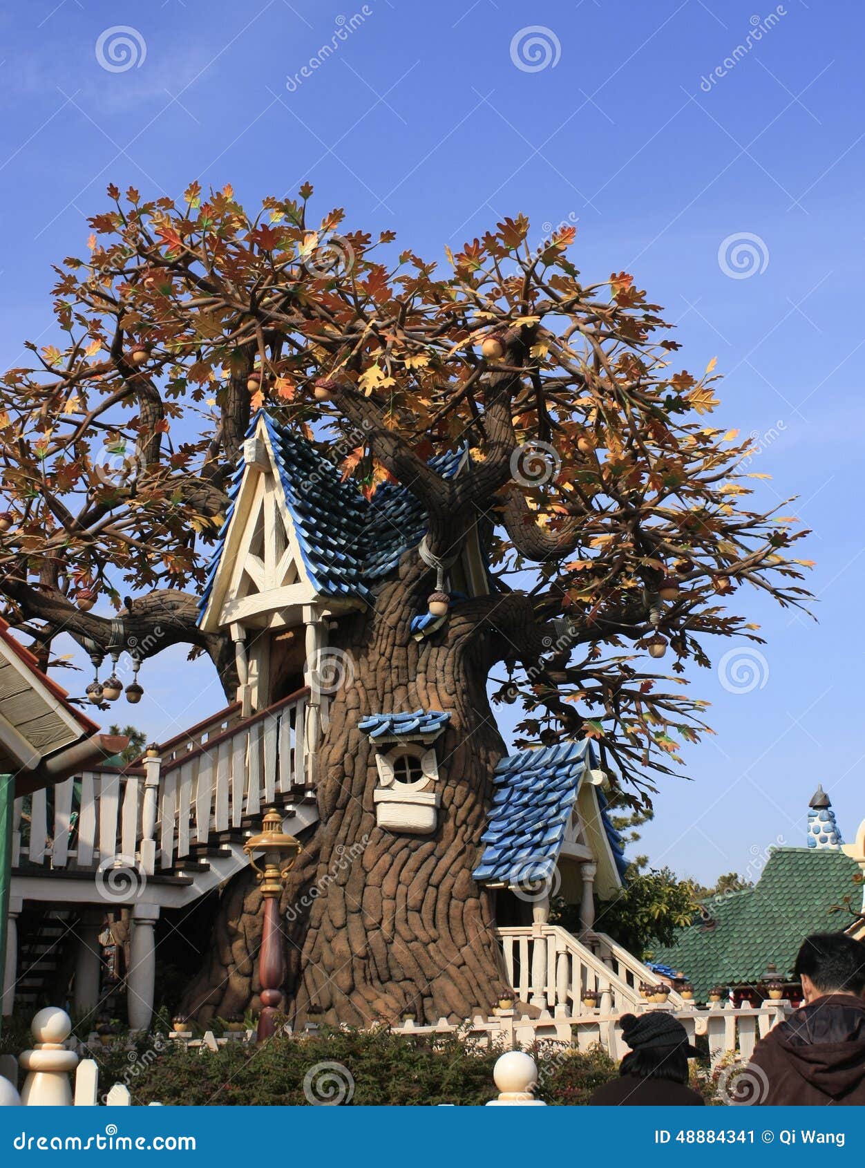 Tree house editorial photo. Image of fantasy, landscape - 48884341