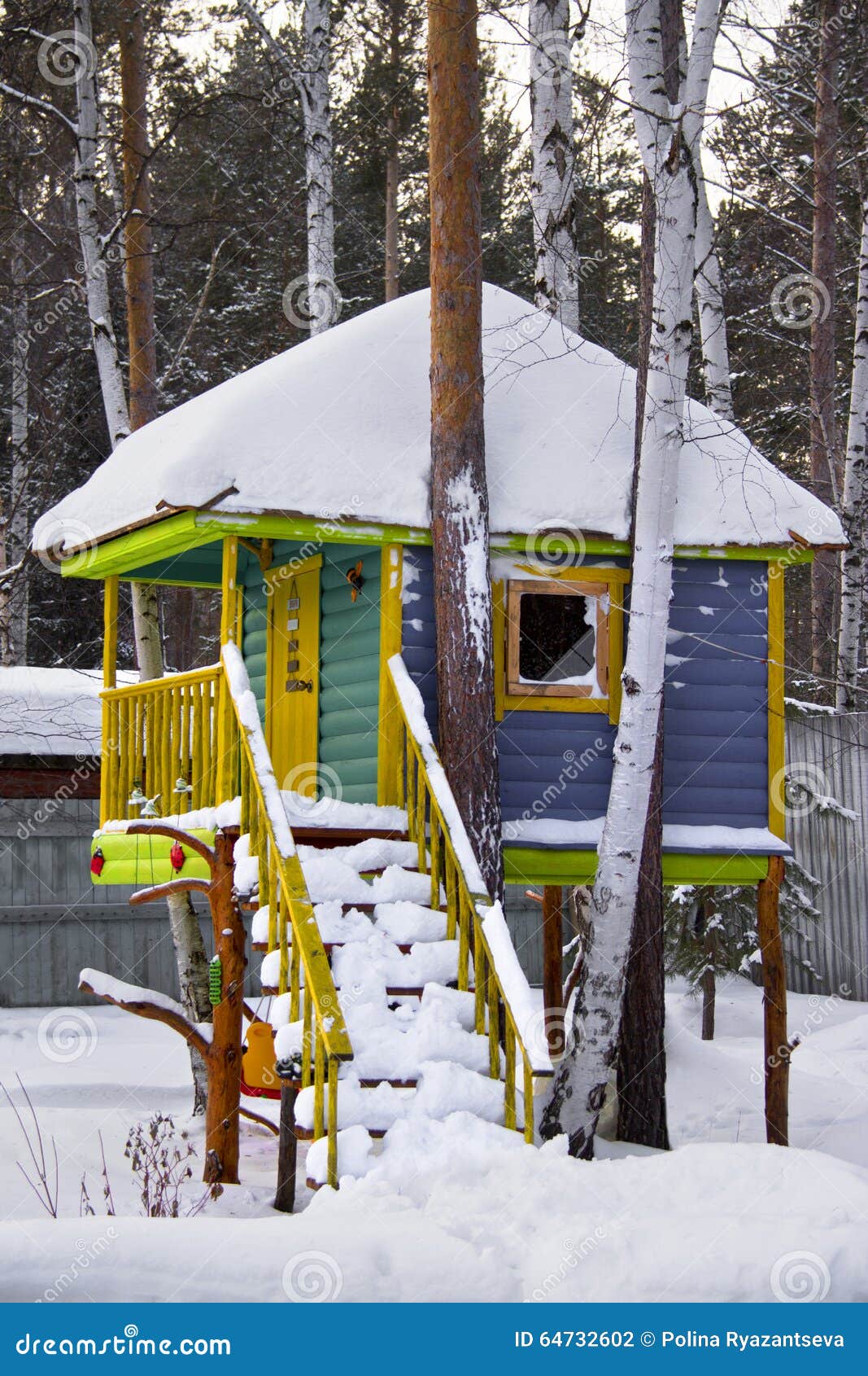 Tree house under the snow stock photo. Image of play - 64732602
