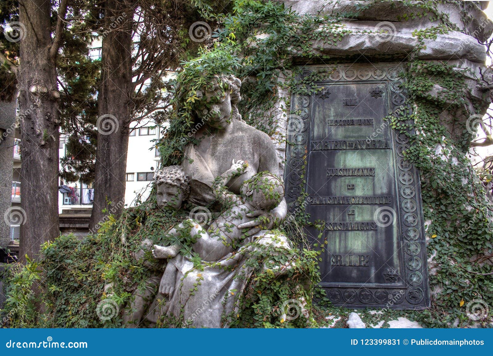 Tree, Statue, Sculpture, Monument Picture. Image: 123399831