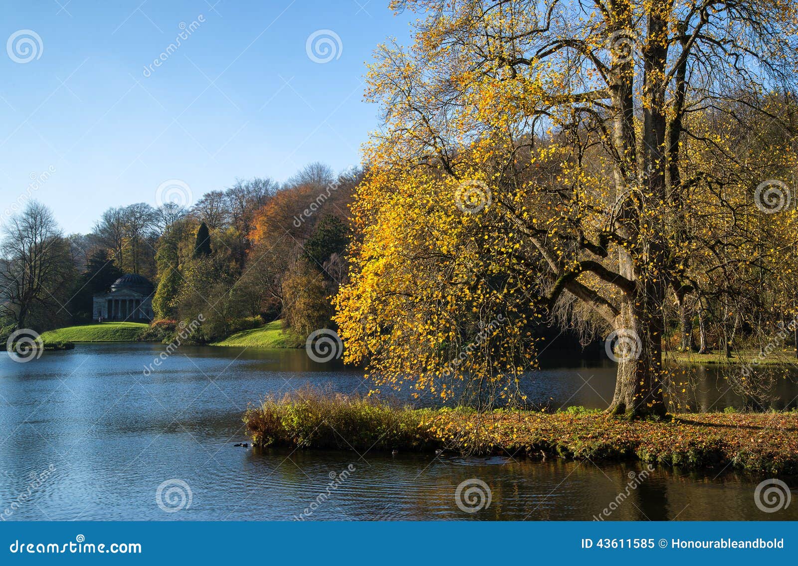 Trees and Main Lake in Stourhead Gardens during Autumn Fall Stock Image ...