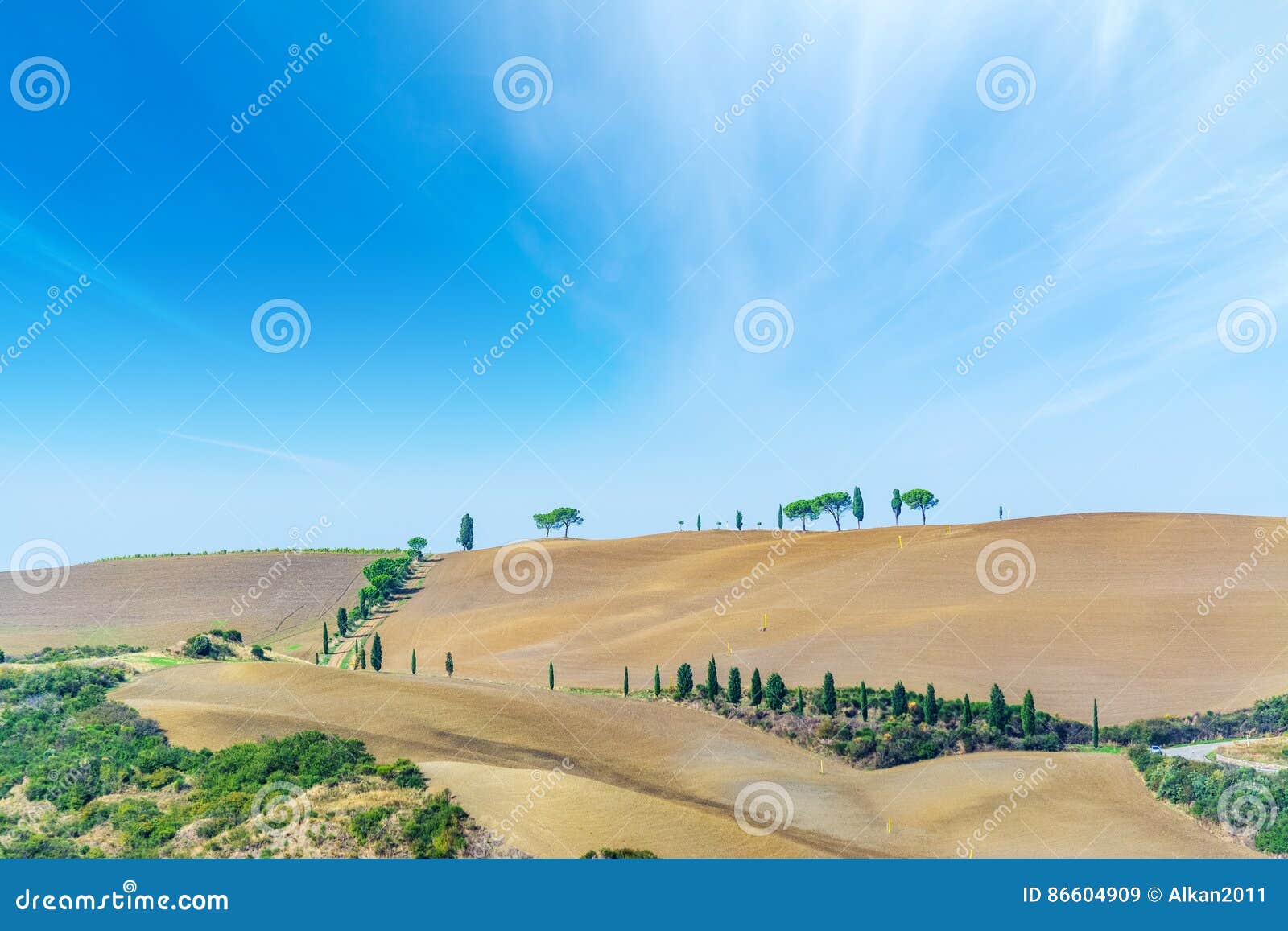 Trees in a Tuscan valley stock image. Image of farmhouse - 86604909