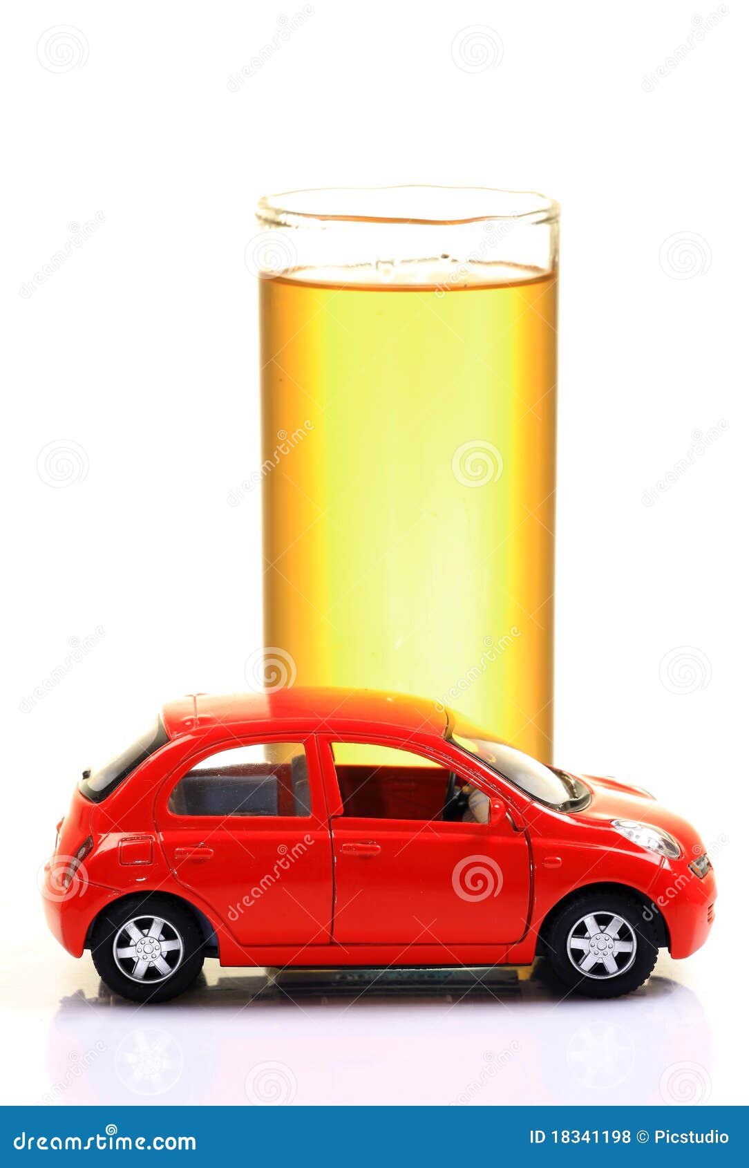 Treibstoff und Auto stockfoto. Bild von glas, rein, brennbar - 18341198