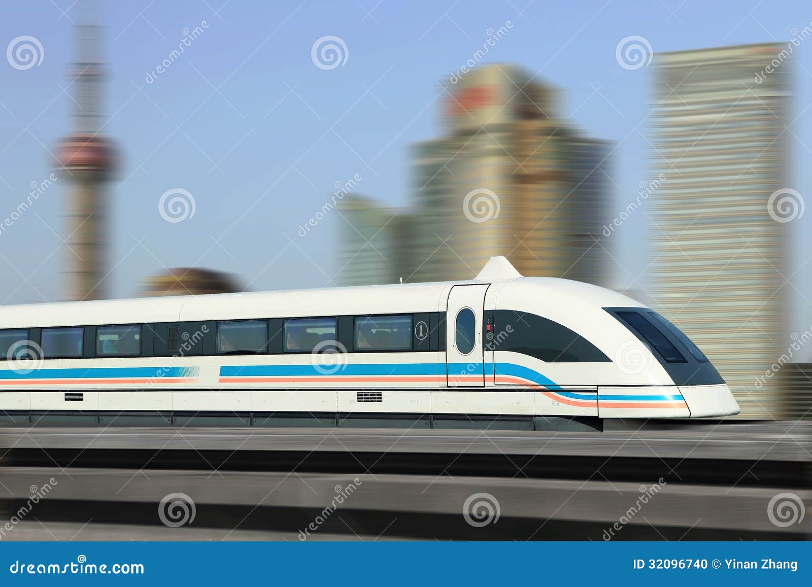 Trem de Maglev foto de stock. Imagem de elevado, trem - 32096740