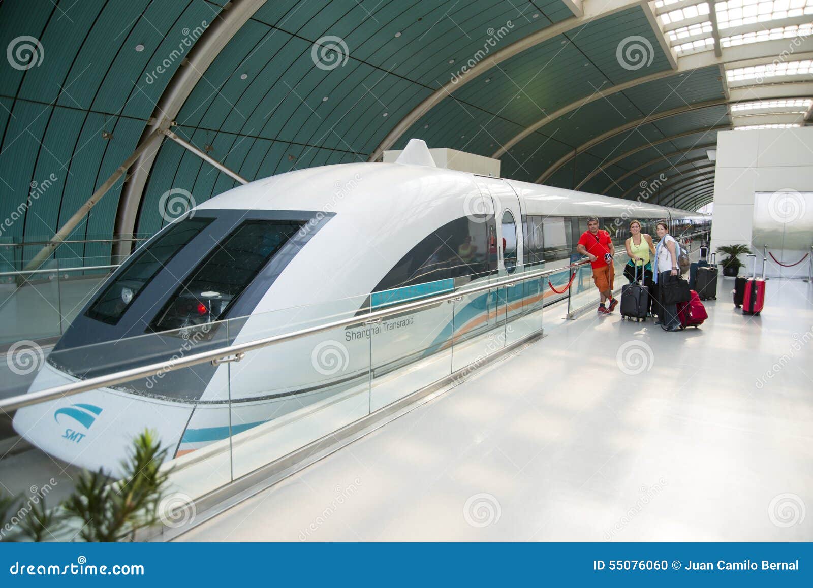Trem De Maglev Ou Shanghai Transrapid Imagem Editorial - Imagem de ...