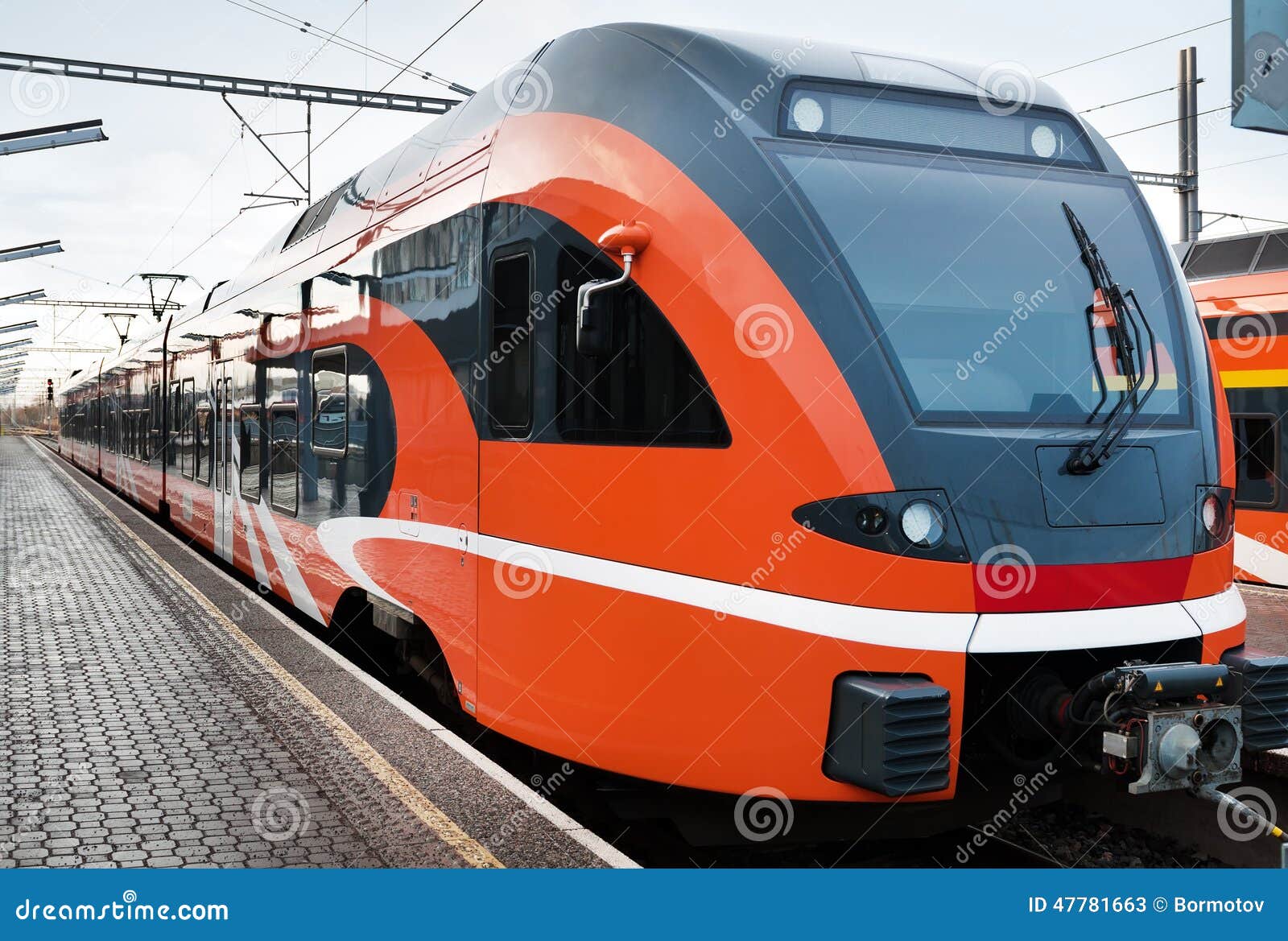 Trem Europeu Moderno Em Estônia Imagem de Stock - Imagem de movimento ...