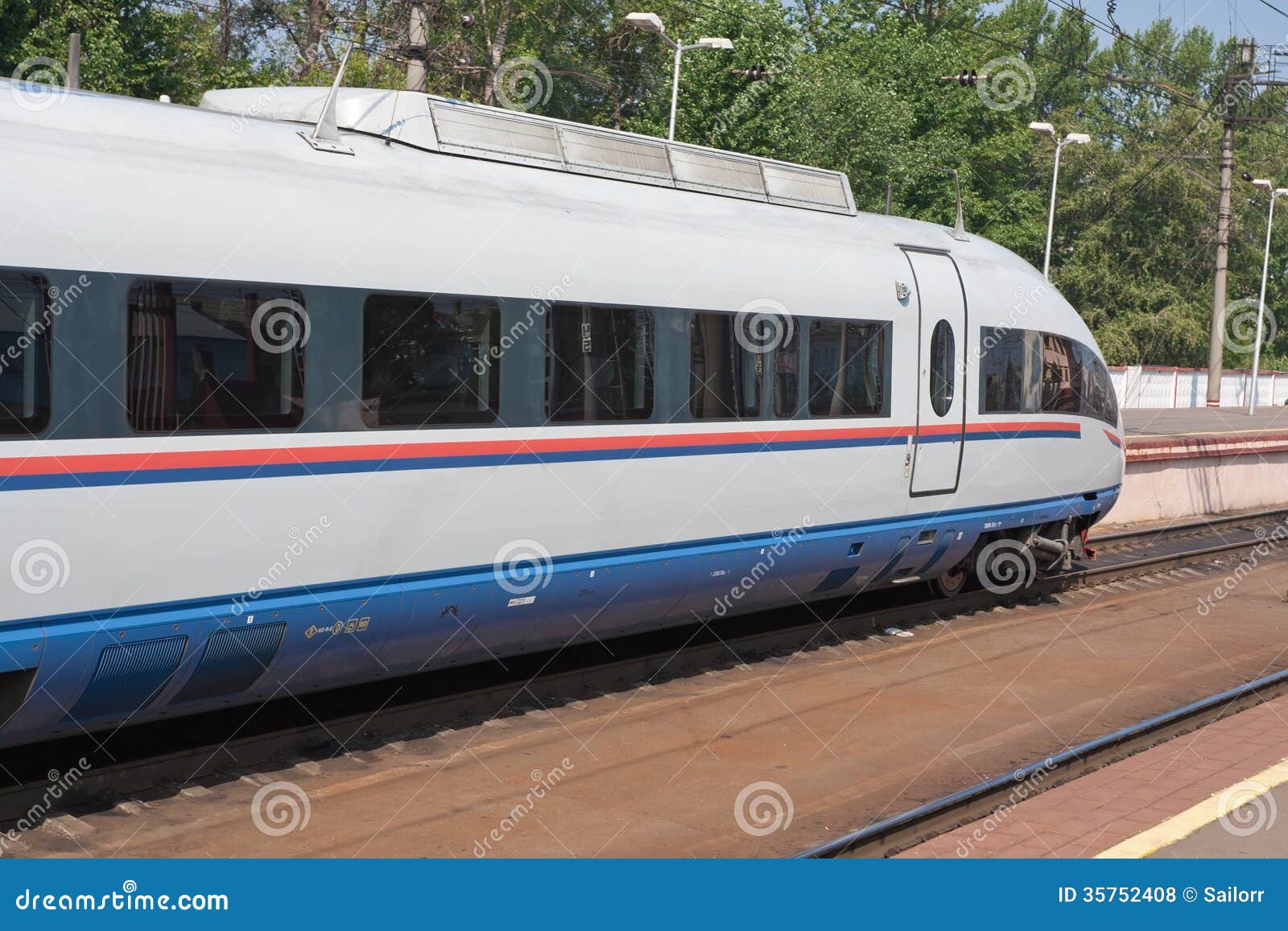 Trem moderno foto de stock. Imagem de carro, railway - 35752408