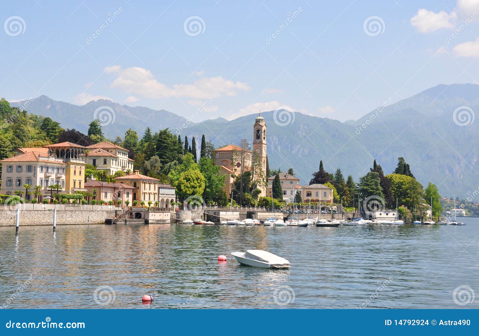 Tremezzo Stadt stockfoto. Bild von architektur, dach - 14792924