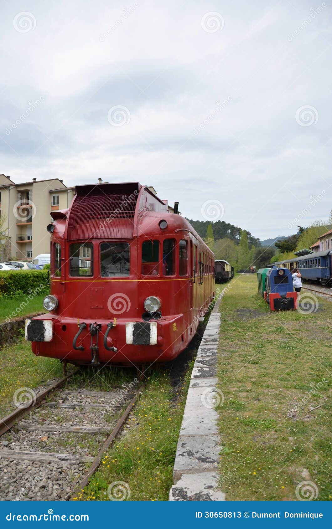 Tren de motor diesel viejo imagen de archivo. Imagen de diesel - 30650813