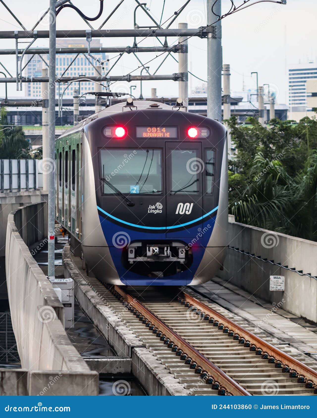 Tren Mrt de jakarta imagen editorial. Imagen de transporte - 244103860