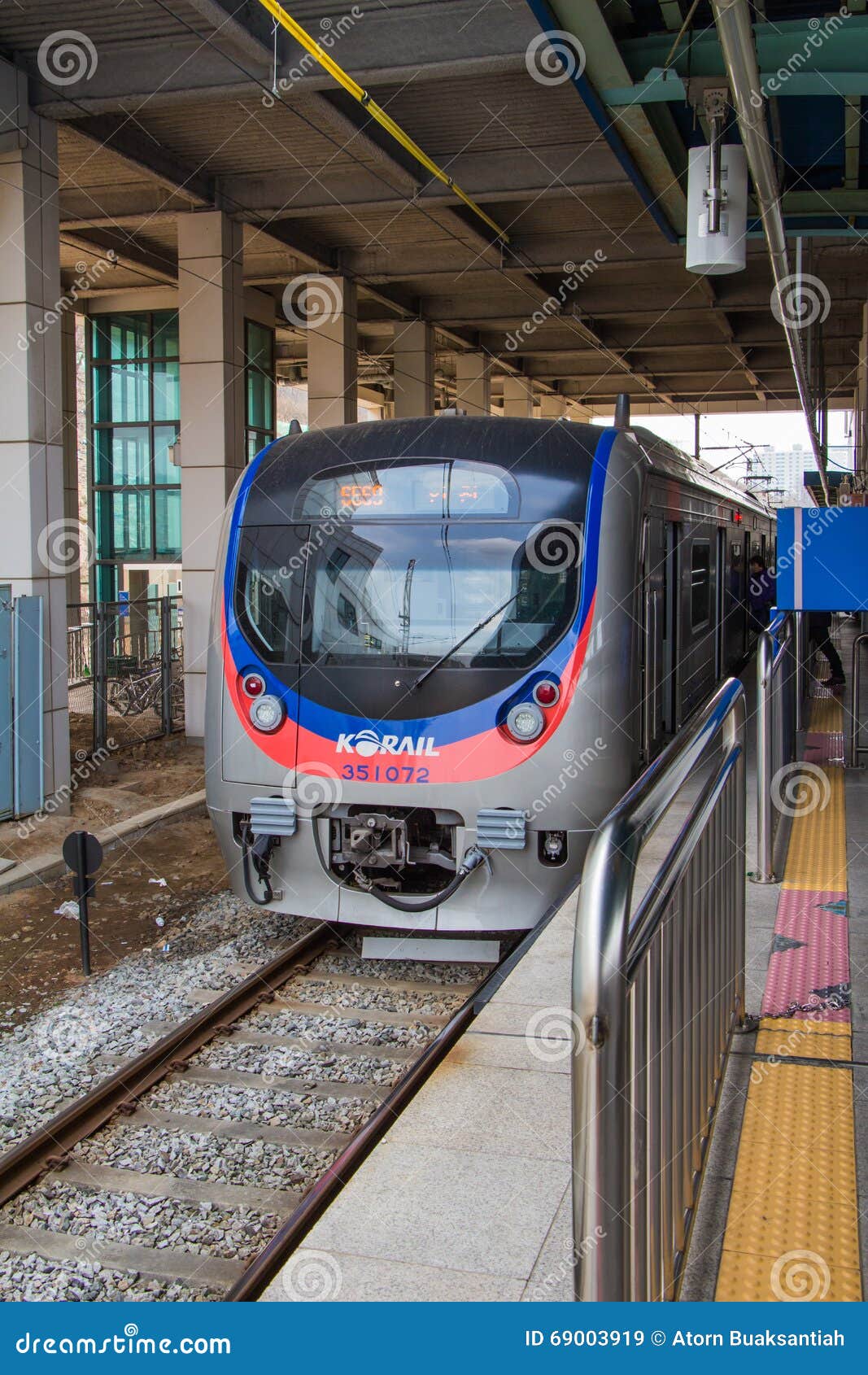 Trenes de Korail imagen de archivo editorial. Imagen de eléctrico ...