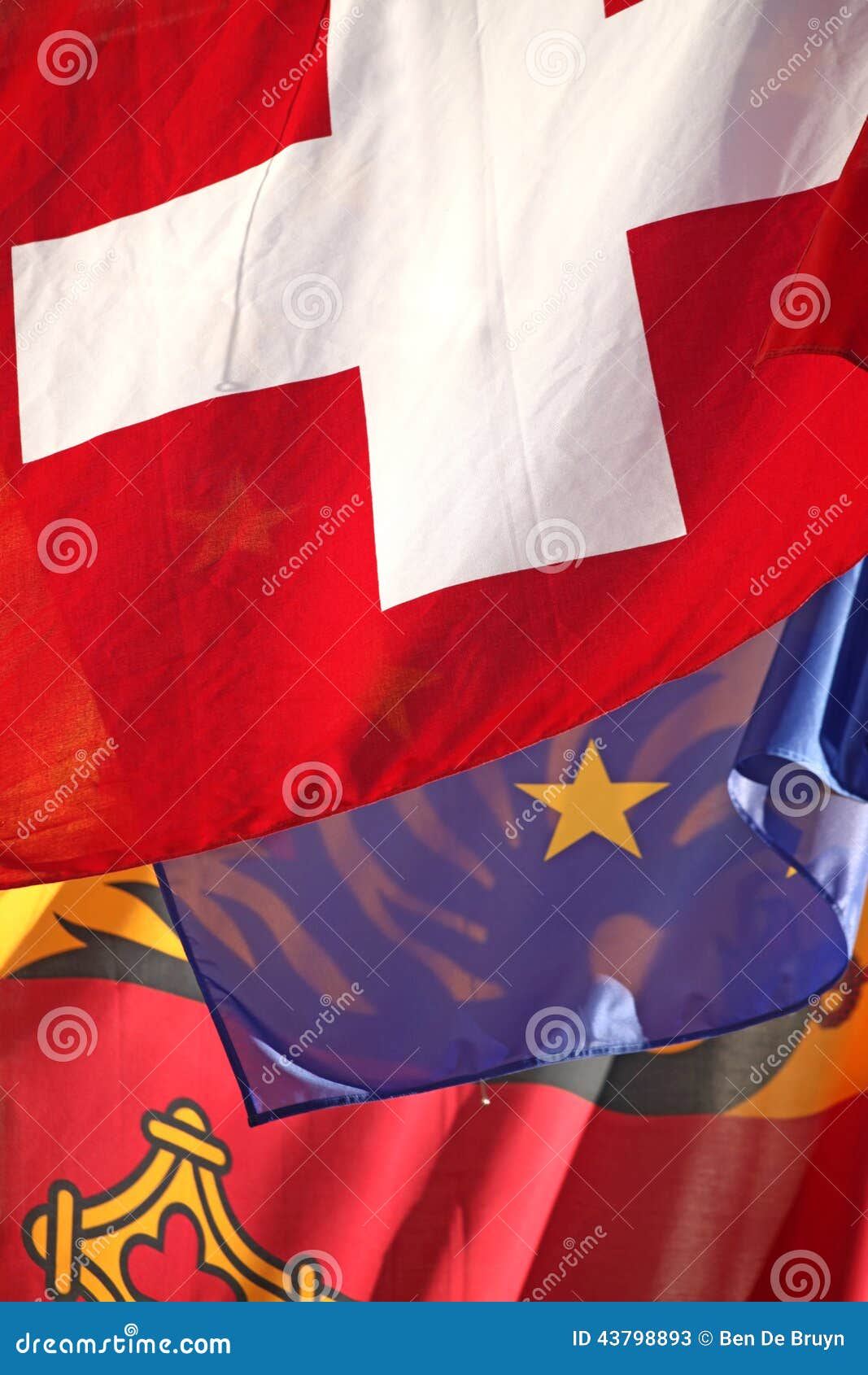 Tres banderas imagen de archivo. Imagen de iluminado - 43798893