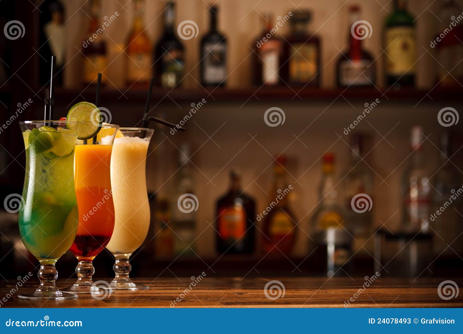 Tres Bebidas Mezcladas Tropicales Imagen de archivo - Imagen de fresco ...