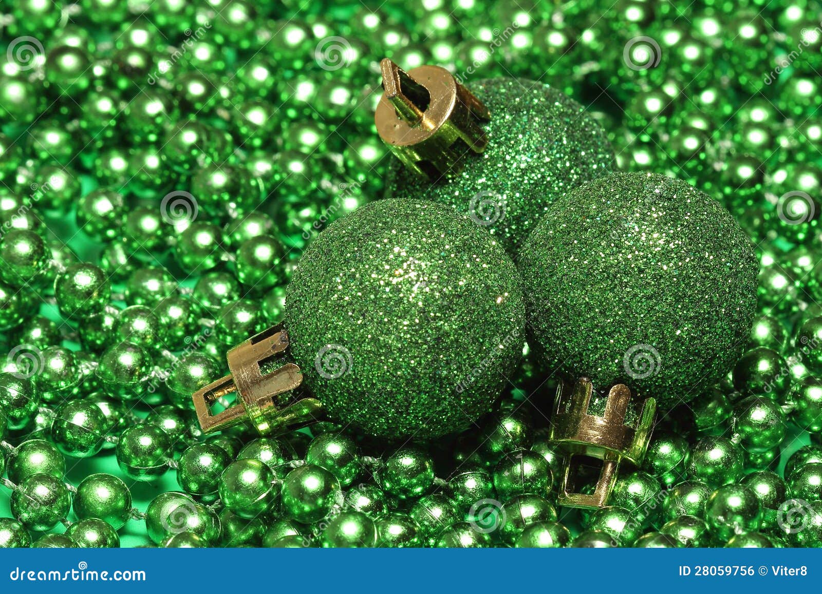 Tres Bolas Verdes De La Navidad Foto de archivo - Imagen de feliz ...