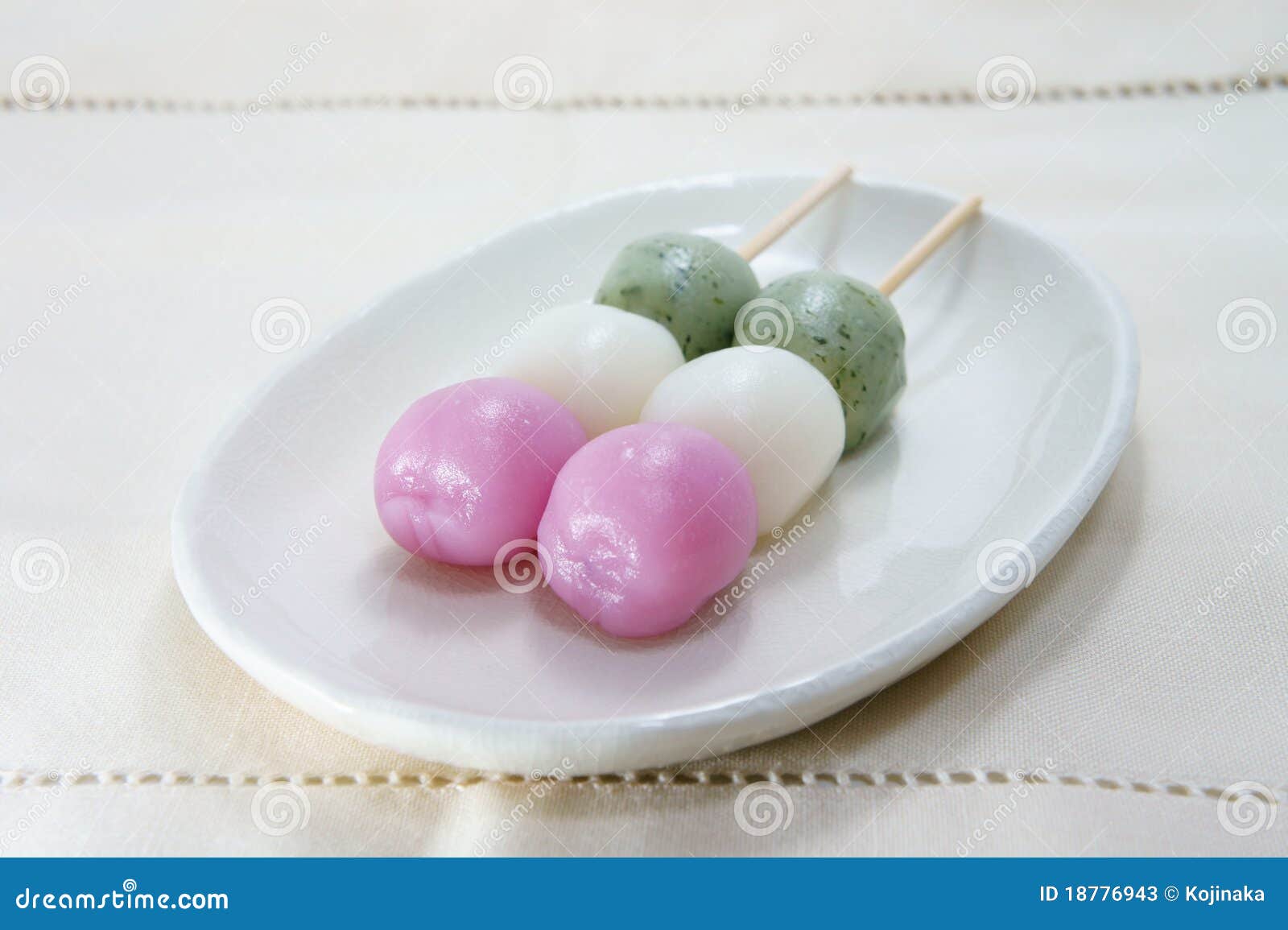 Tres colores Dango imagen de archivo. Imagen de colores - 18776943