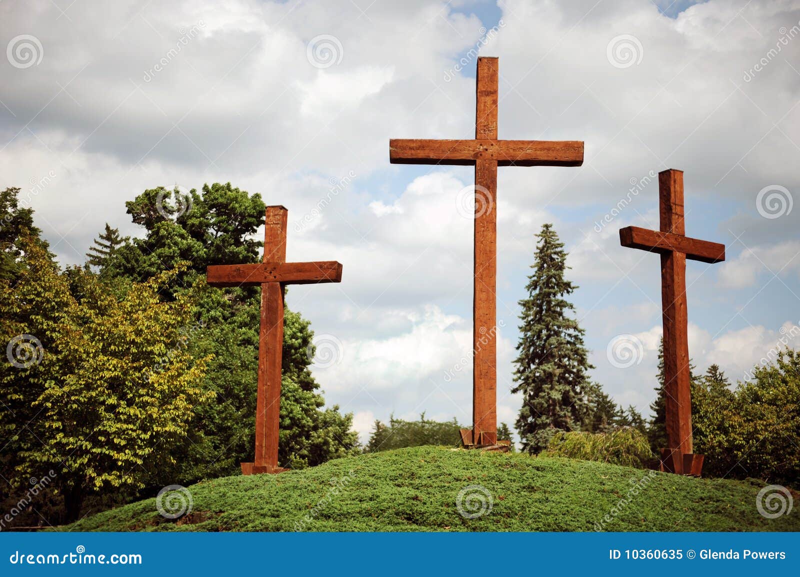 Tres cruces imagen de archivo. Imagen de exterior, cristiano - 10360635