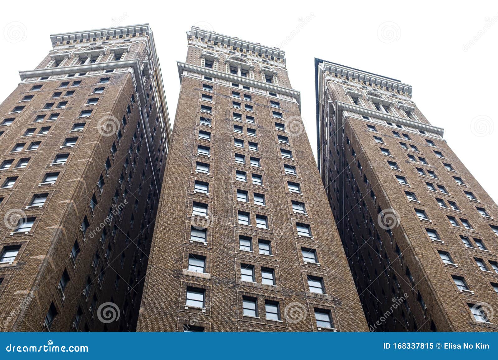 Tres edificios imagen de archivo. Imagen de edificios - 168337815