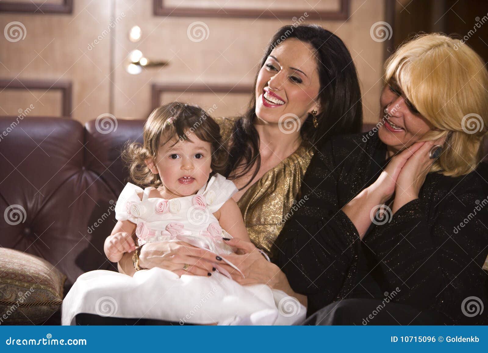 Tres generaciones foto de archivo. Imagen de generaciones - 10715096