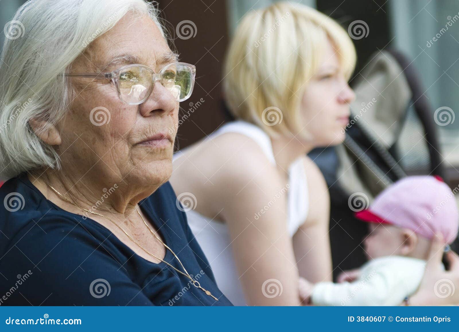 Tres generaciones imagen de archivo. Imagen de paisaje - 3840607