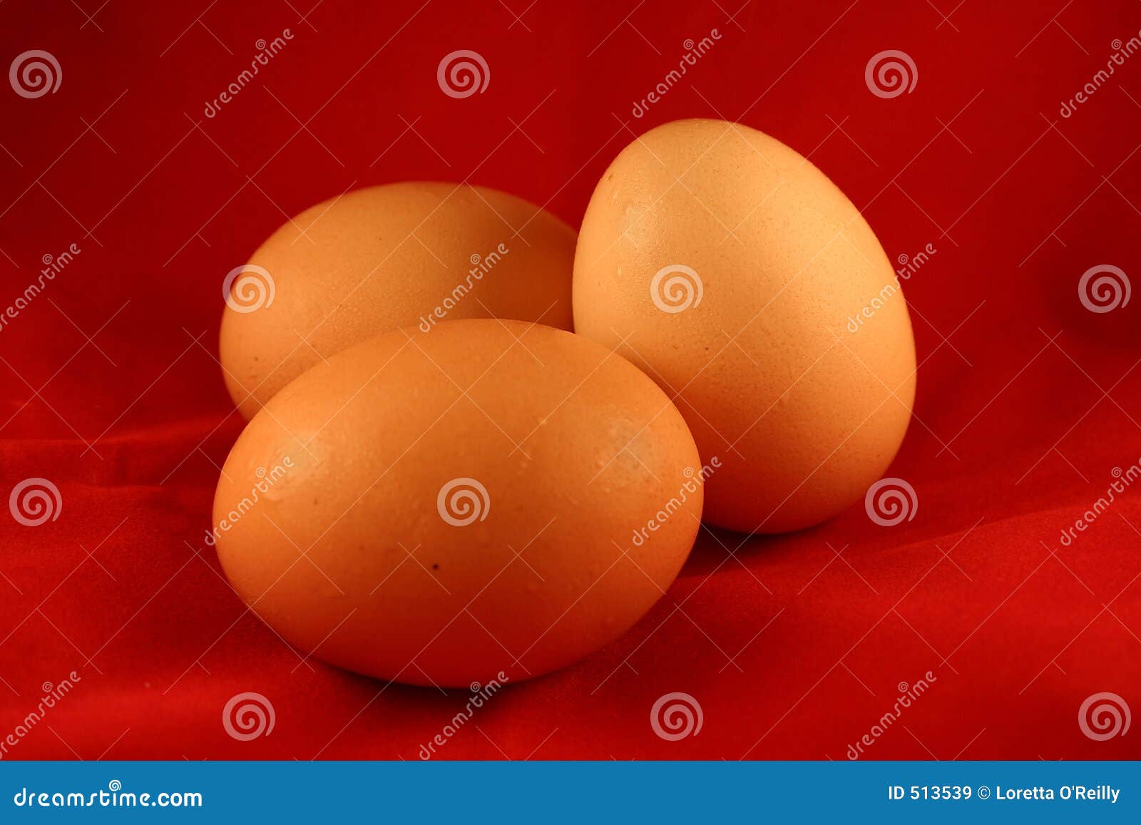 Tres huevos imagen de archivo. Imagen de tres, alimento - 513539