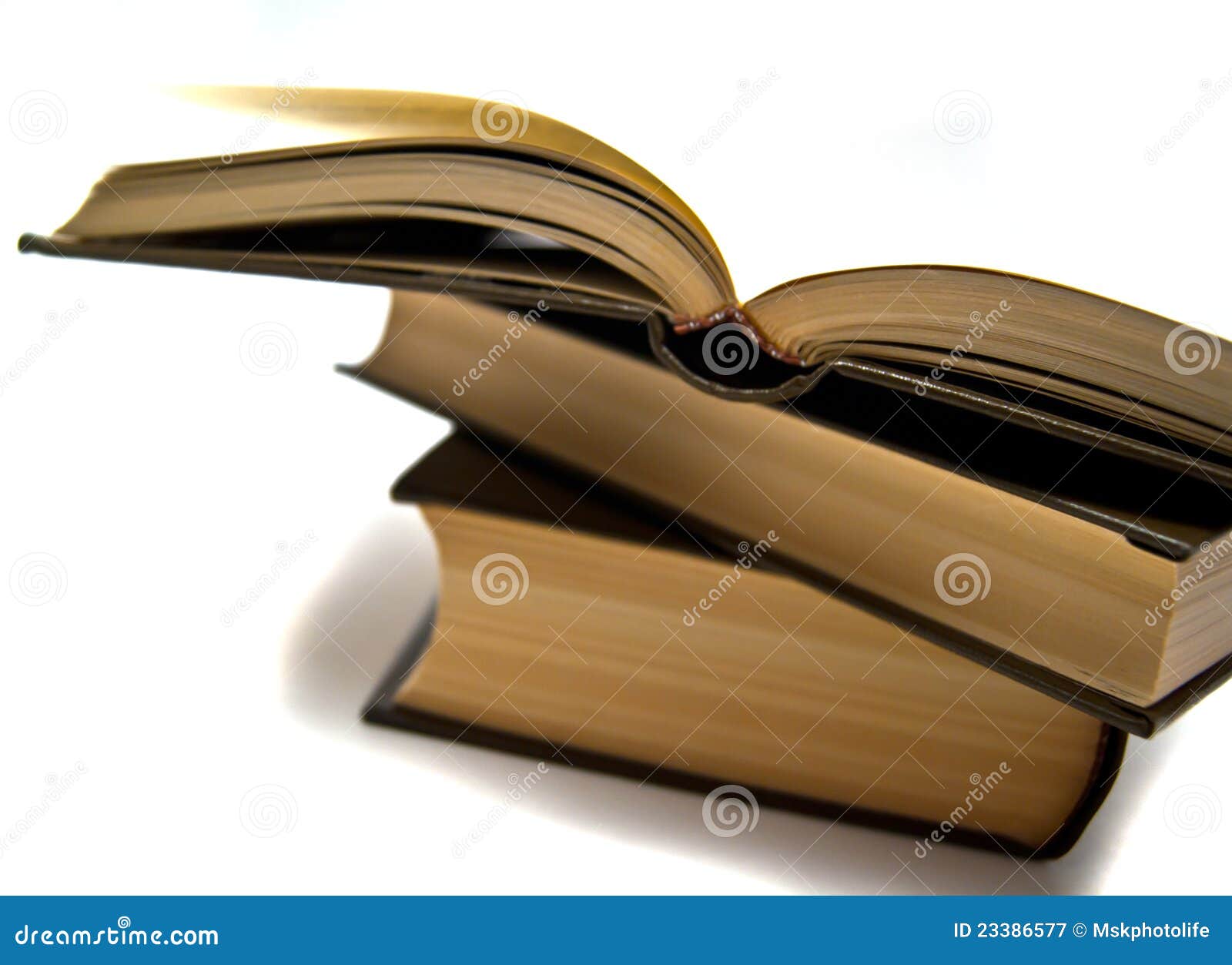 Tres libros imagen de archivo. Imagen de literatura, papel - 23386577