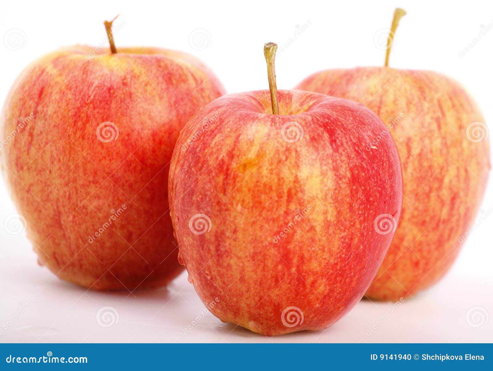 Tres Manzanas Rojas Maduras Foto de archivo - Imagen de manzana ...