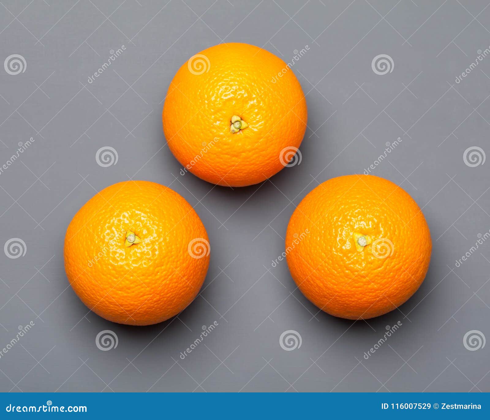 Tres naranjas imagen de archivo. Imagen de dieta, alimento - 116007529