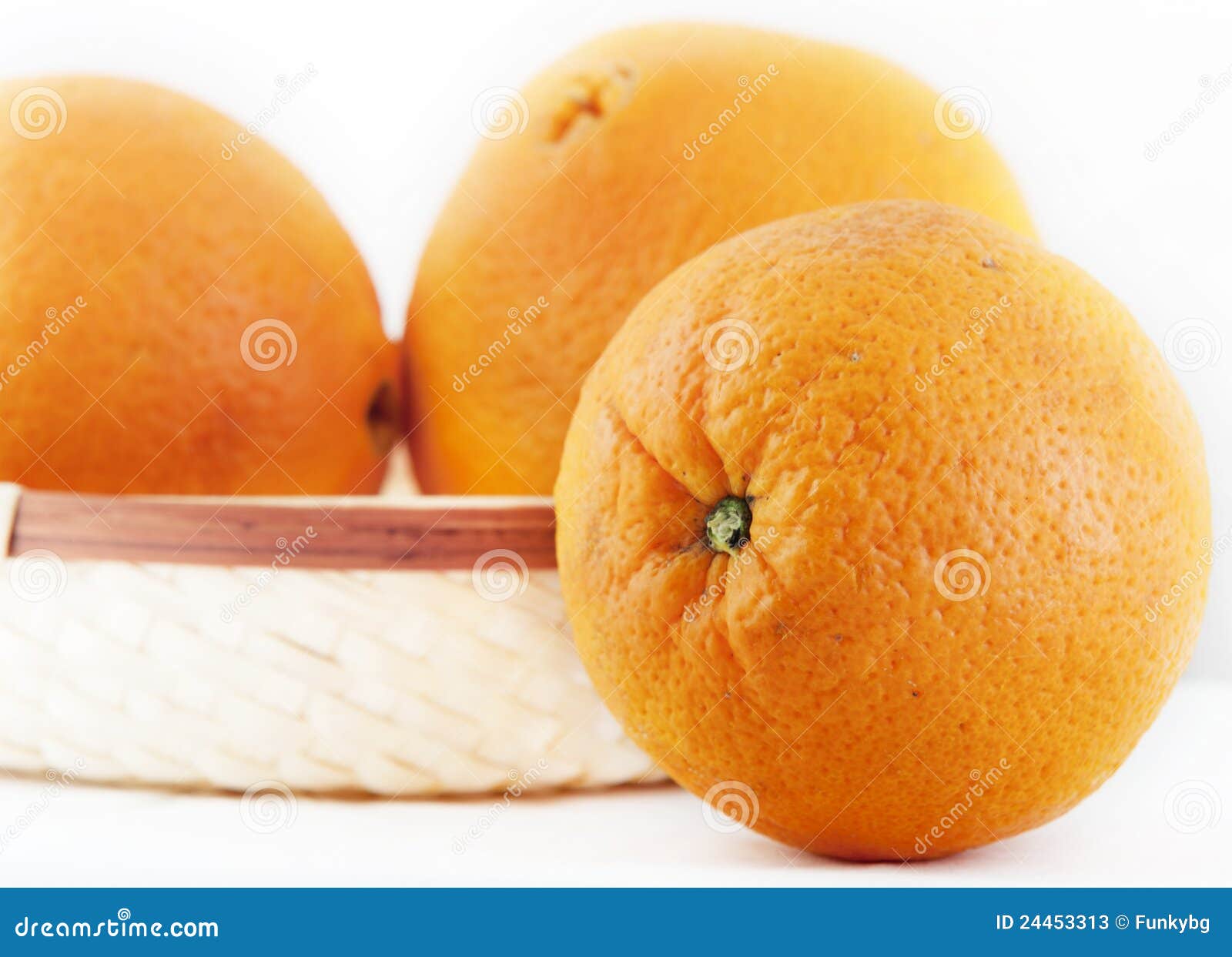 Tres naranjas imagen de archivo. Imagen de jugoso, grupo - 24453313