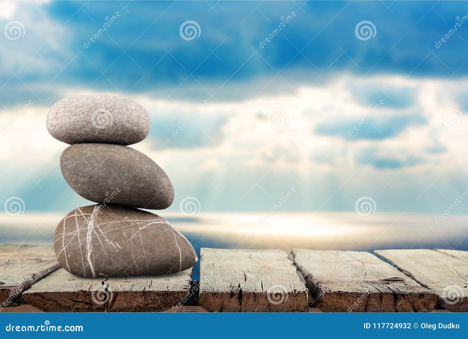 Tres objetos foto de archivo. Imagen de descriptivo - 117724932