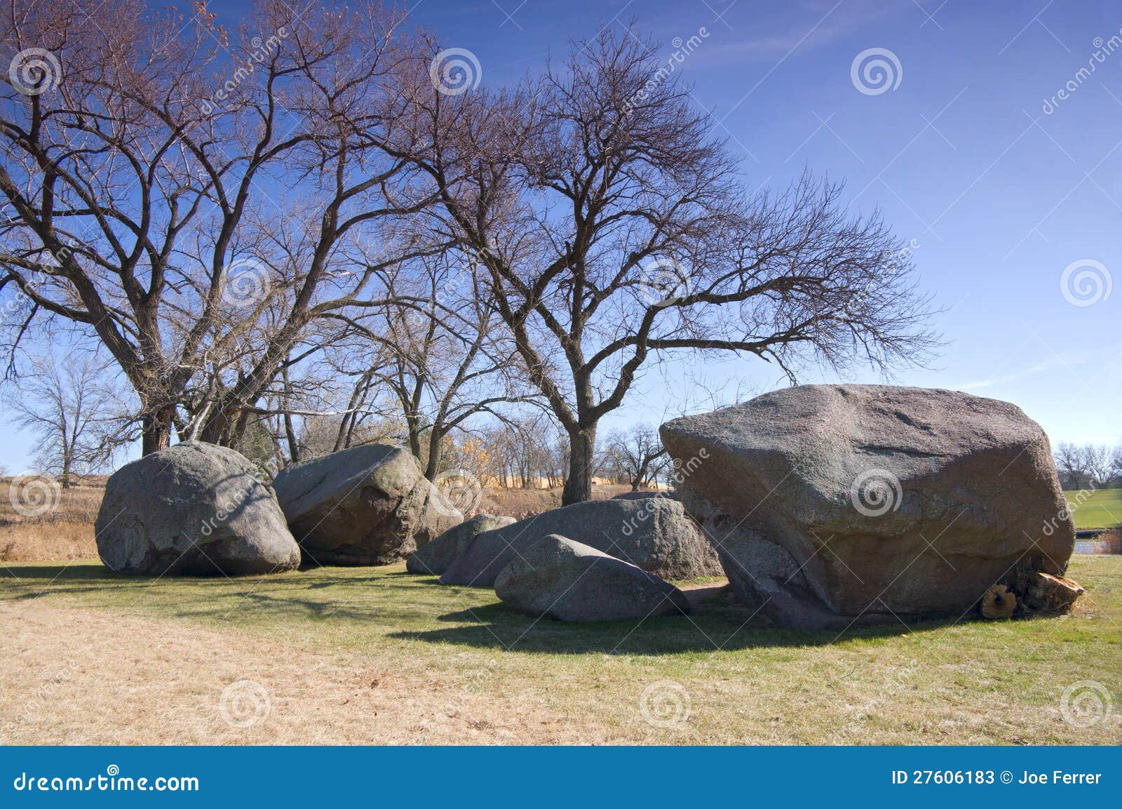 Tres Rocas De Las Doncellas En Pipestone Imagen de archivo - Imagen de ...