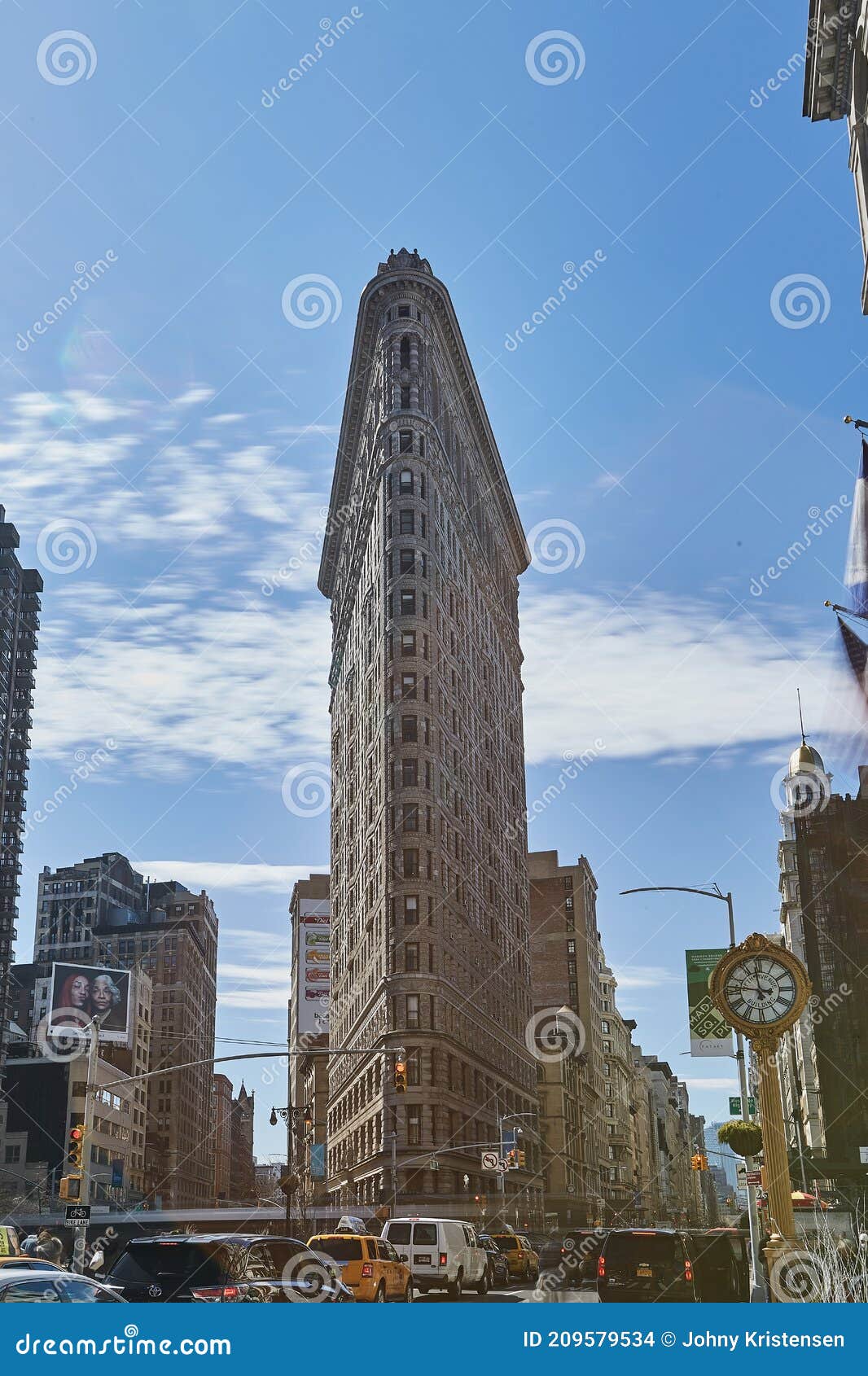 A Triangle Building in New York City Editorial Stock Image - Image of ...