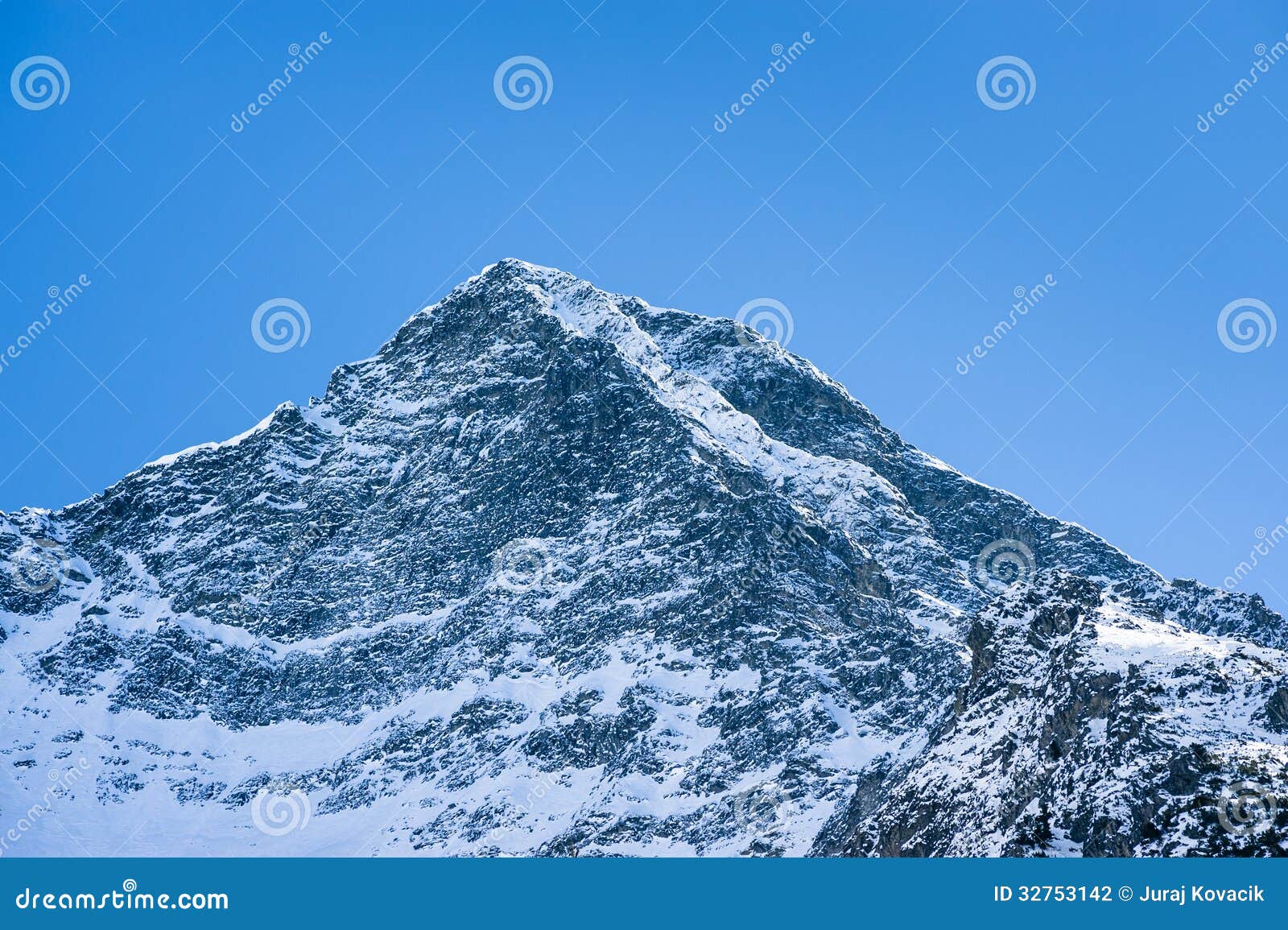 Triangle peak stock photo. Image of snow, scenery, peak - 32753142