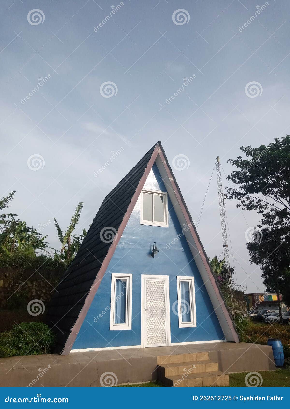 Triangle shaped house stock image. Image of house, pizza - 262612725