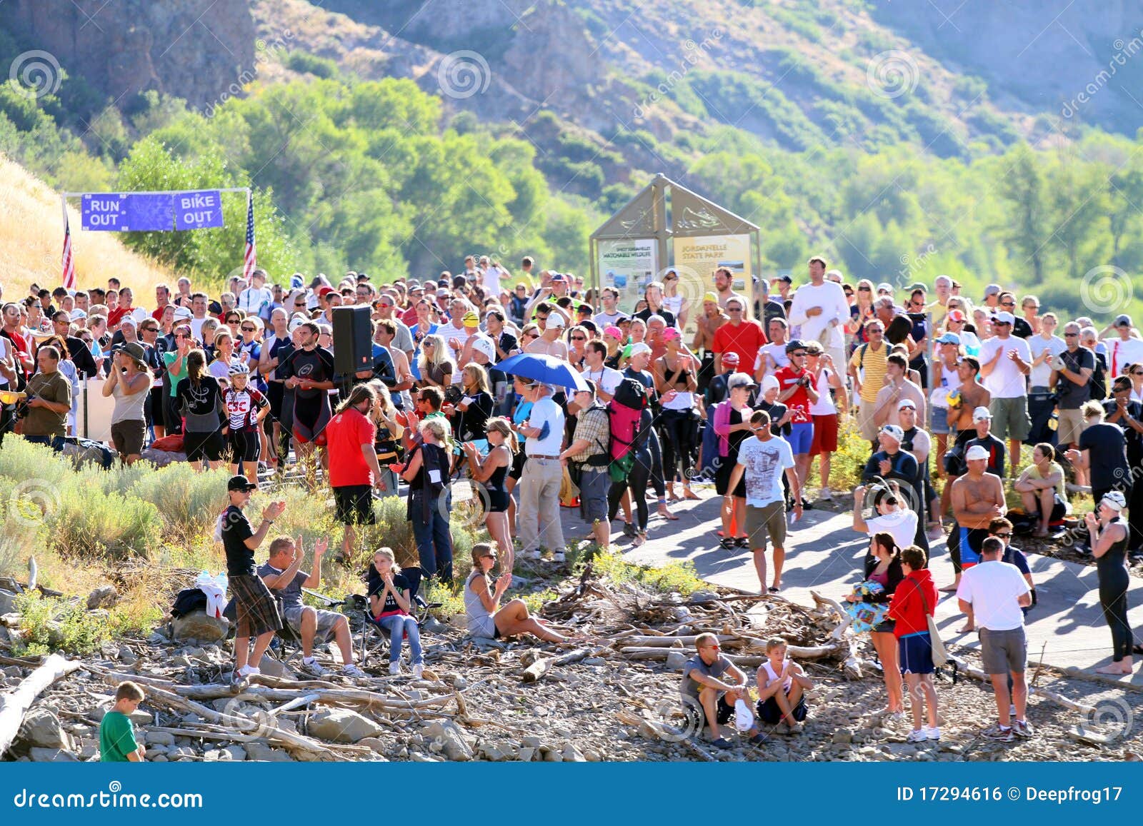 Triathlon race crowd editorial photo. Image of athletes - 17294616