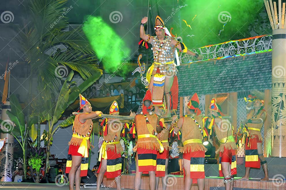 Tribal War Dance Gawai Dayak Editorial Stock Image - Image of borneo ...