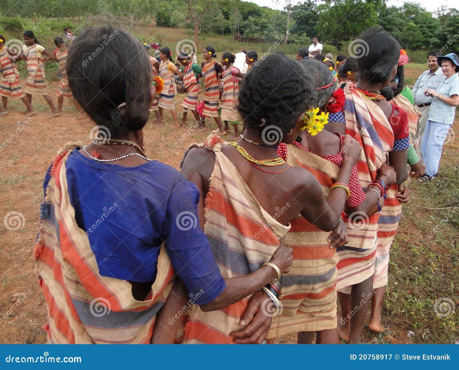 Tribal women link arms editorial photography. Image of culture - 20758917