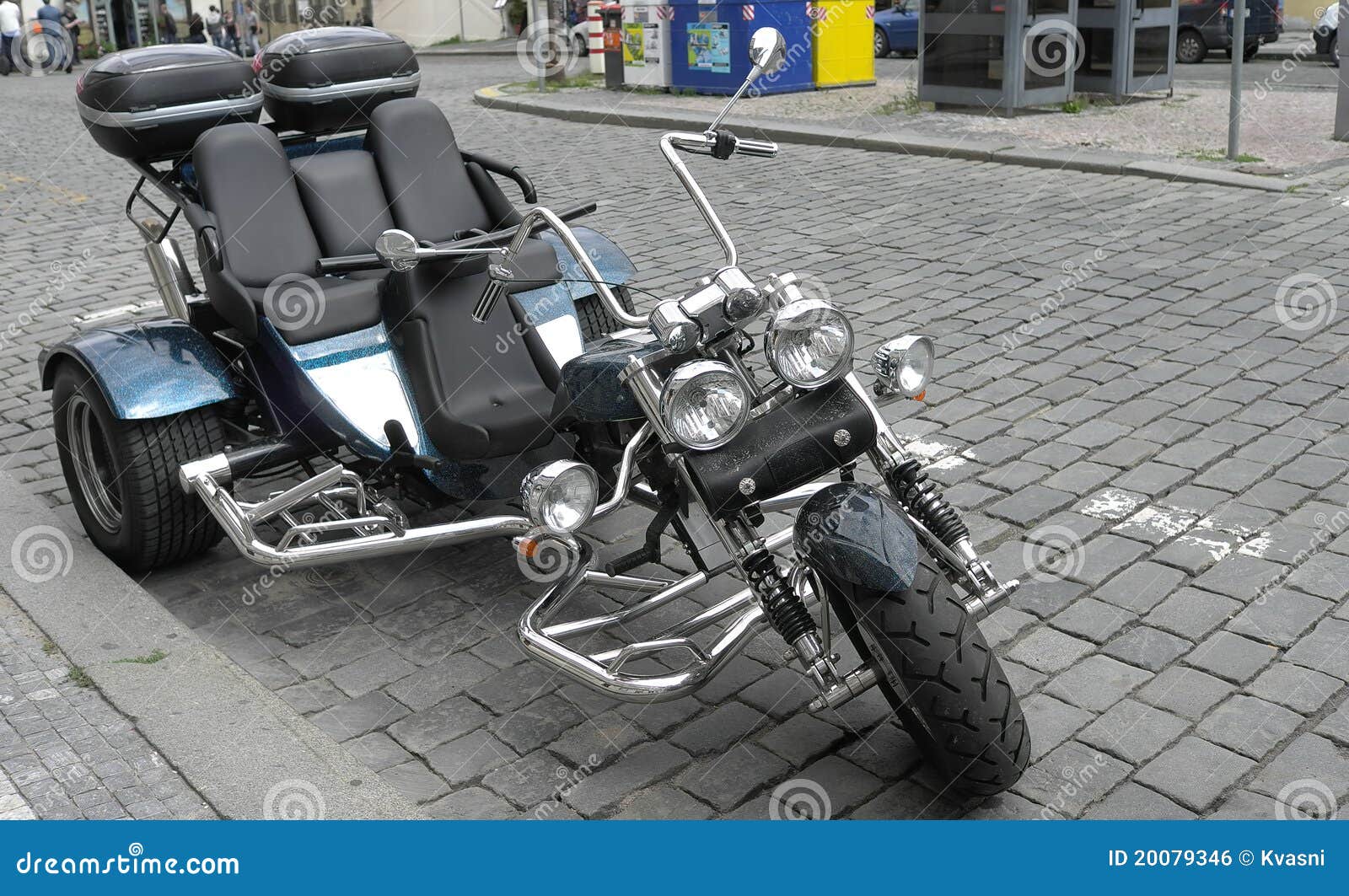 Tricycle de moteur photo stock. Image du detail, course - 20079346 Tricycle de moteur photo stock. Image du detail, course - 20079346
