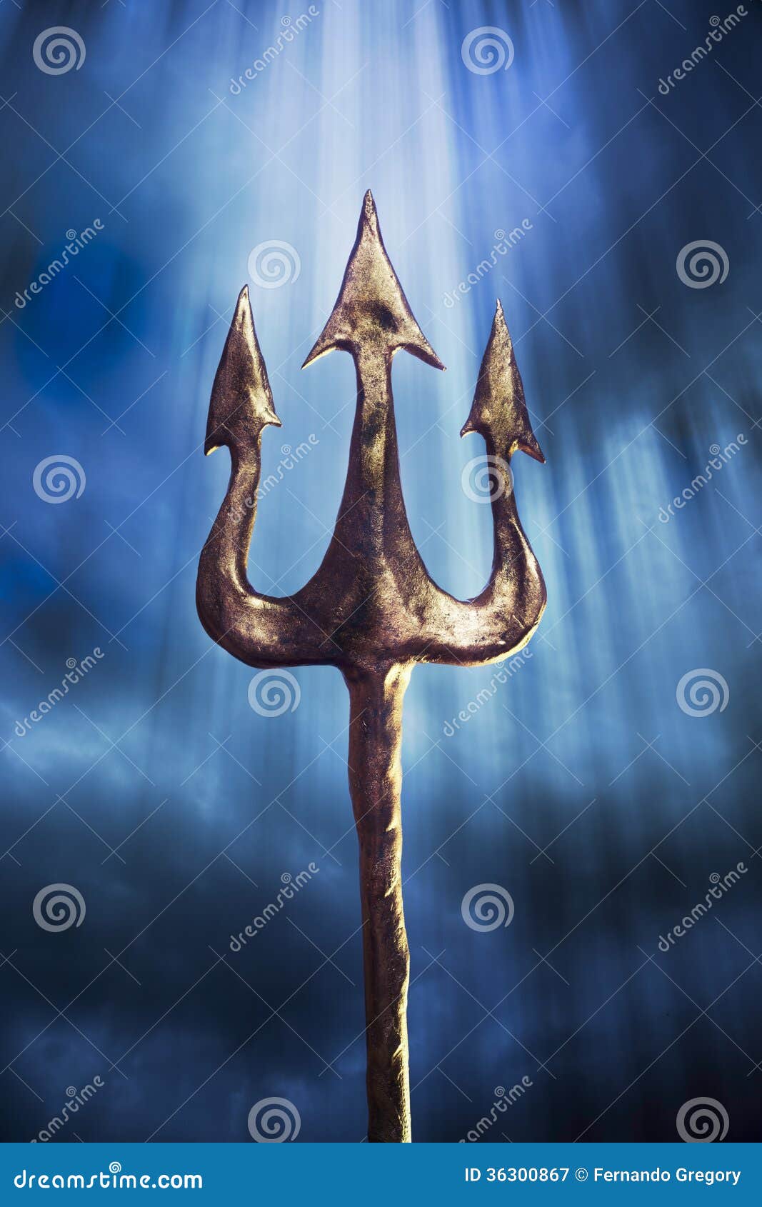 Trident Em Um Fundo Dramático Imagem de Stock - Imagem de mito ...