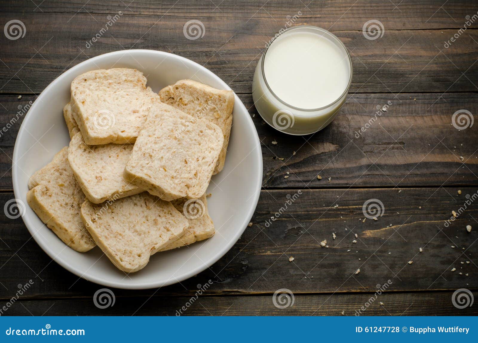Trigo integral bread foto de archivo. Imagen de rebanada - 61247728