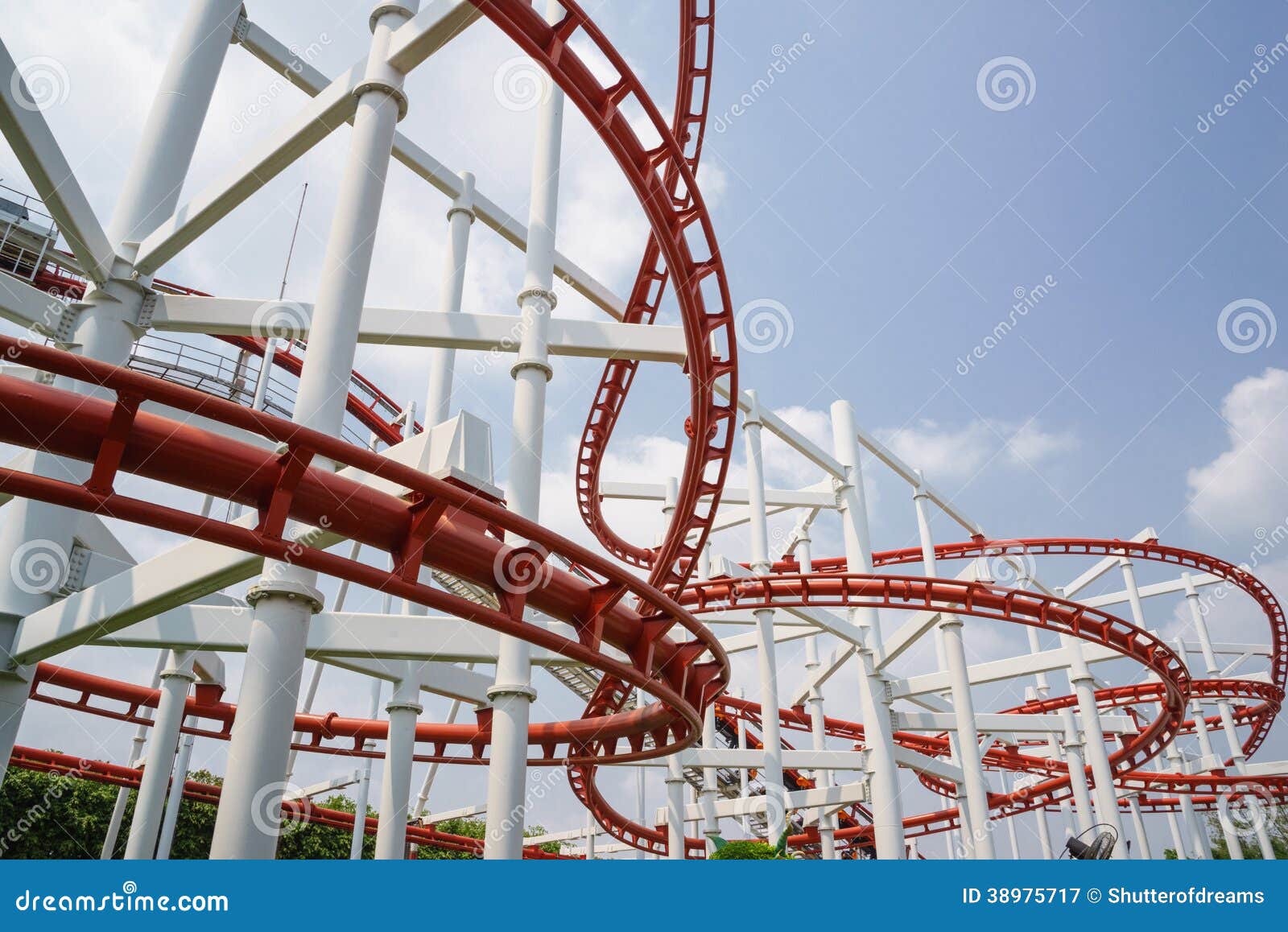 Trilho Vermelho Do Coster Do Rolo Imagem de Stock - Imagem de alegria ...